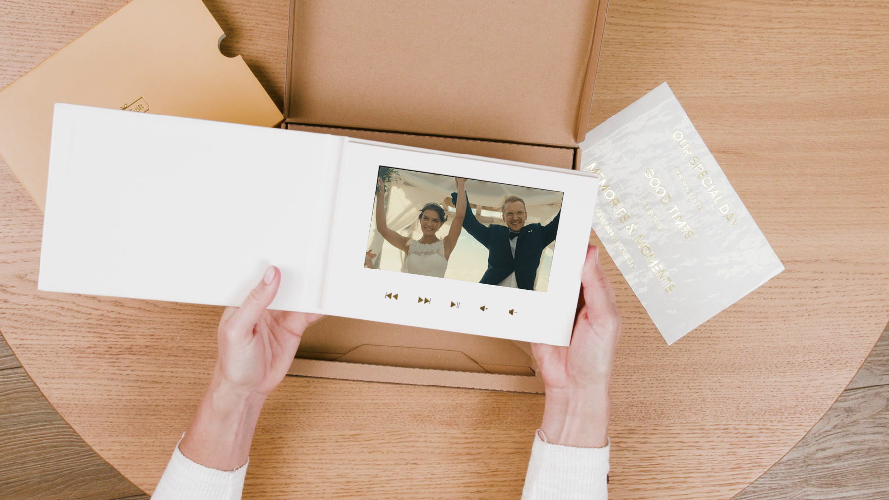 VoiceGift Video Book – Recordable Photo & Video Album